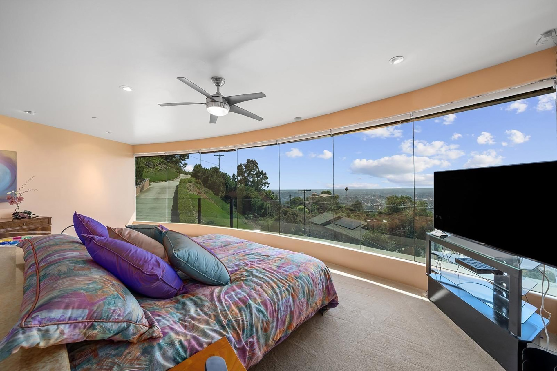 The Rotating House | Uncrate