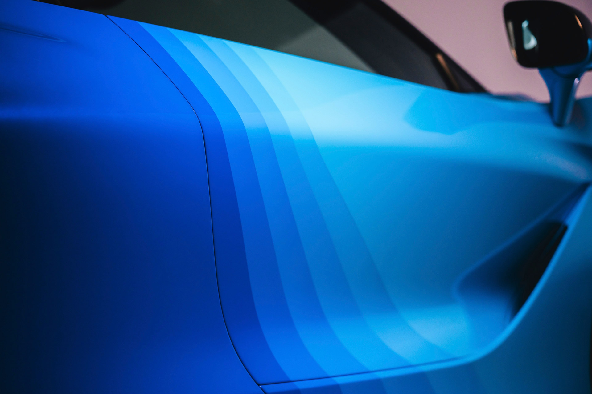 McLaren 750S Spectrum Theme | Uncrate