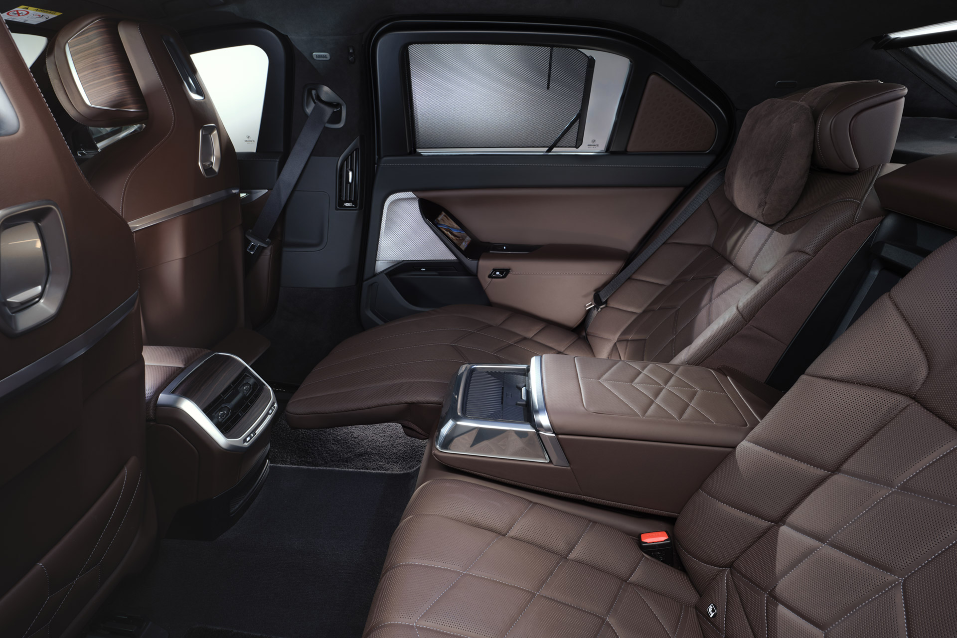 2024 BMW i7 Protection Sedan | Uncrate