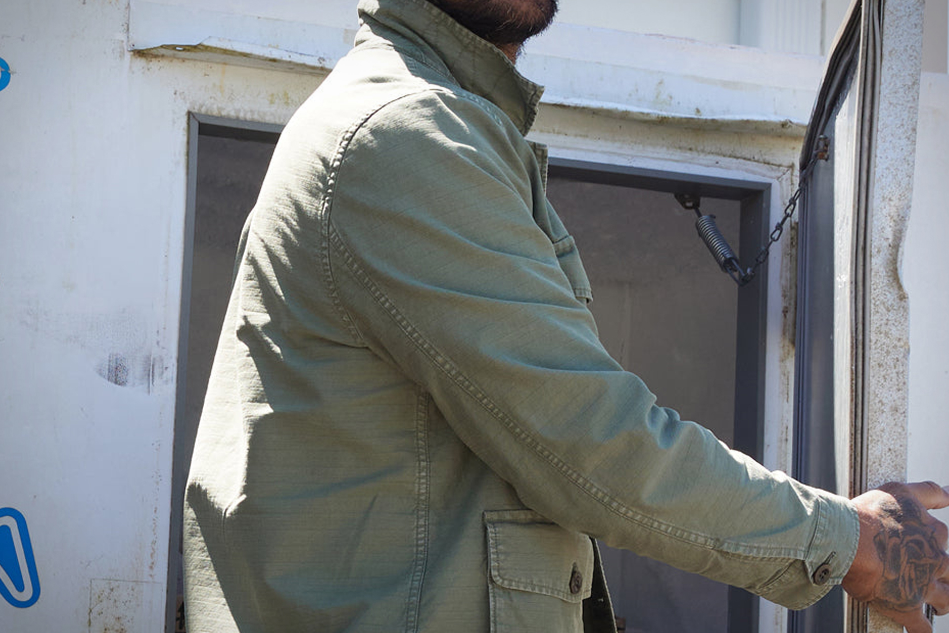 Outerknown 实用杂务外套 | Uncrate