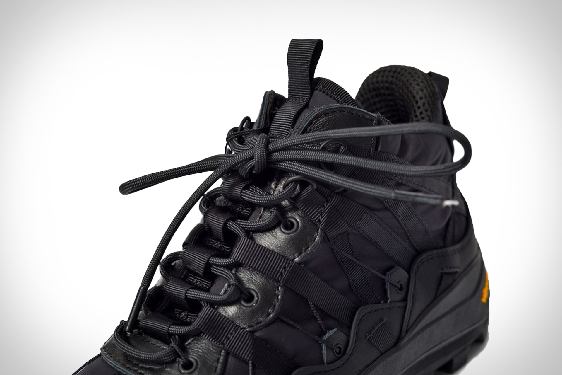 Snow Peak Mountain Trek 登山靴 | Uncrate