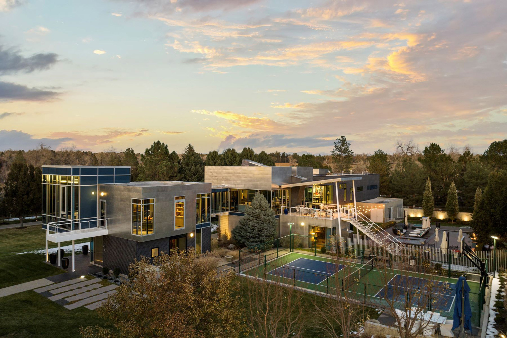 Random Road House | Uncrate