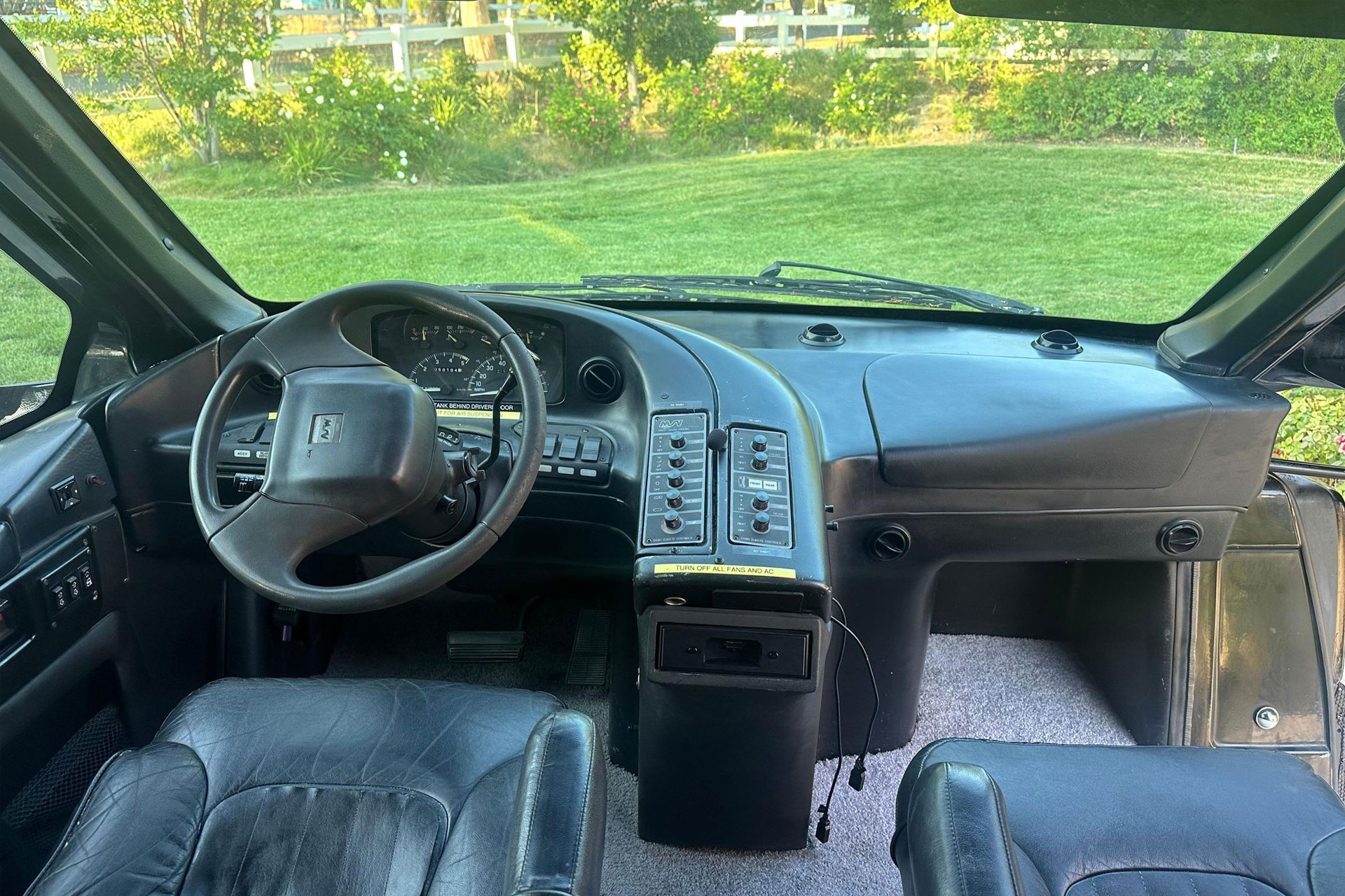 Kanye West's 1996 Mauck MSV 1120S Elite RV | Uncrate