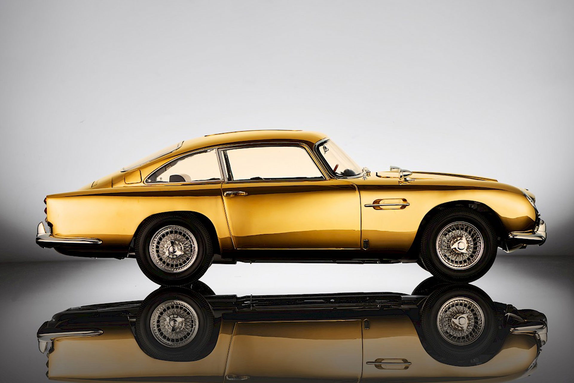 Agora x 007 24ct Gold-plated DB5 Scale Model | Uncrate