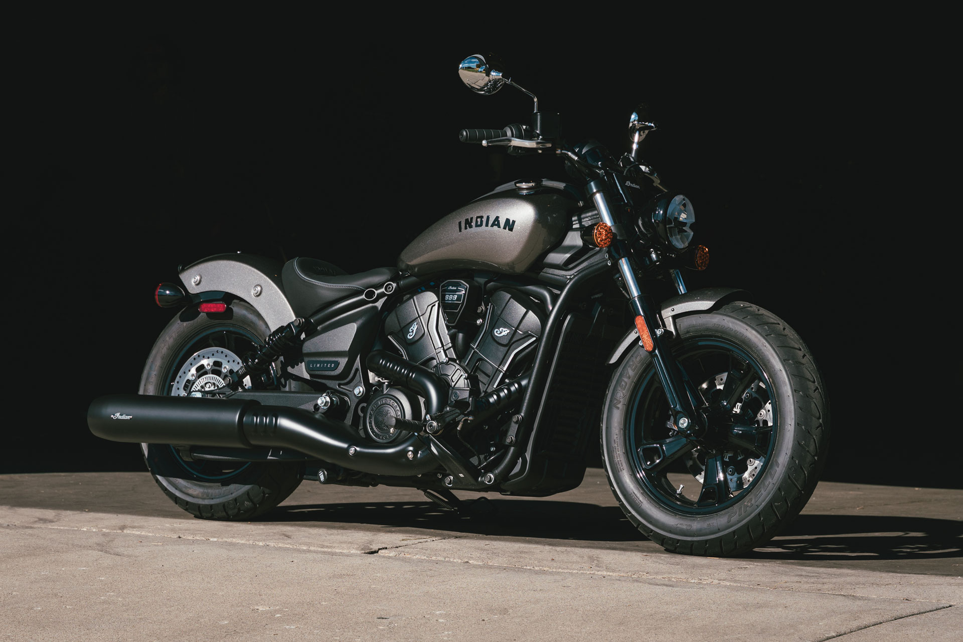 2025 インディアン スカウト シックスティ ボバー バイク | Uncrate