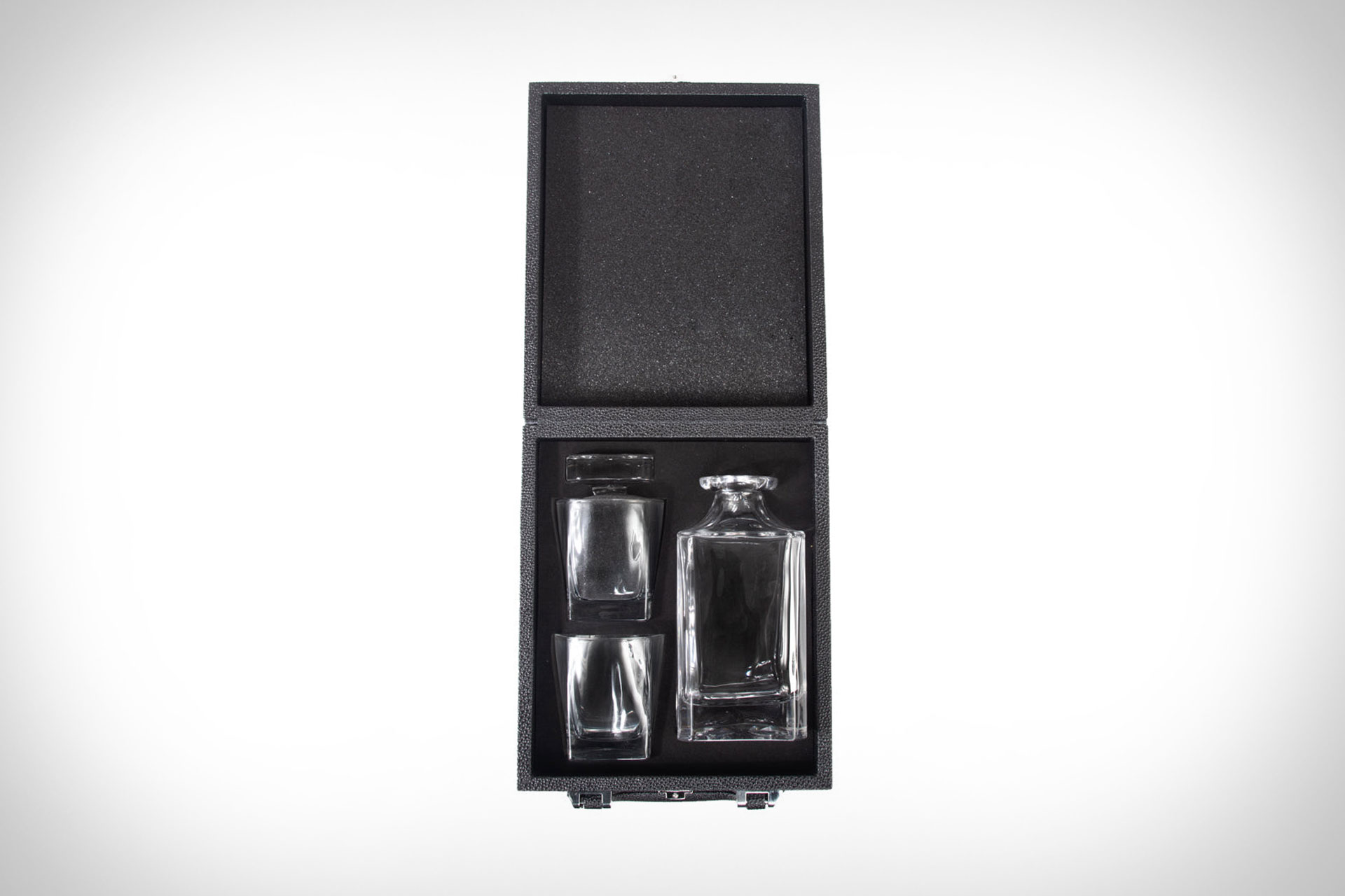 Whiskey Travel Box | Uncrate
