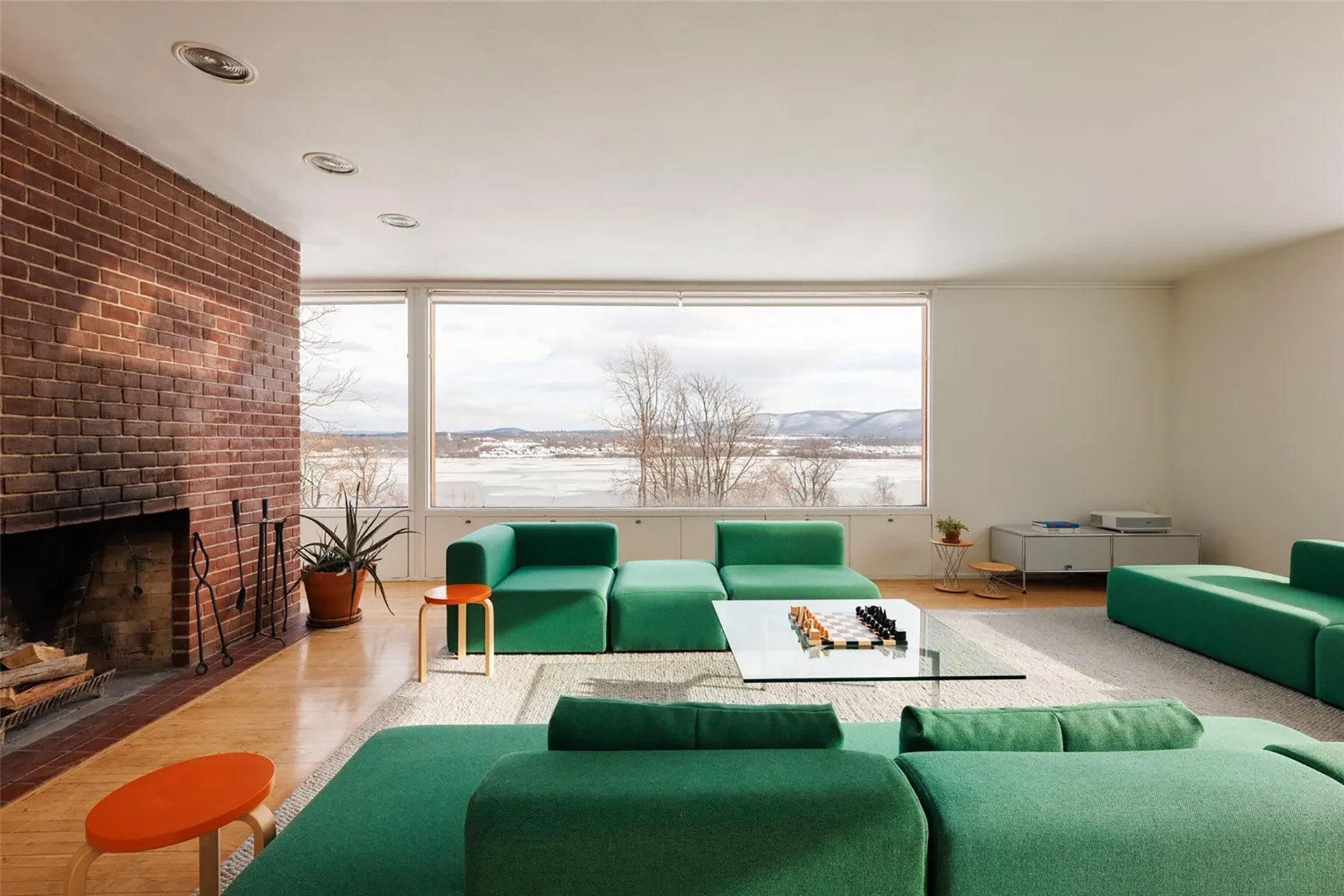Philip Johnson's Wolfhouse | Uncrate