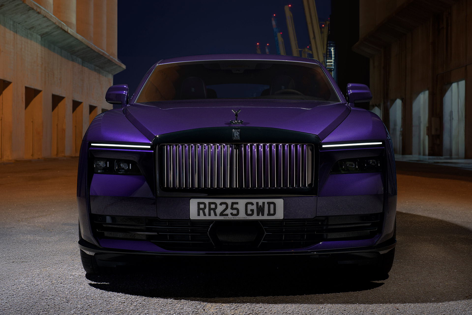 Rolls-Royce Black Badge Spectre électrique 2025 | Uncrate