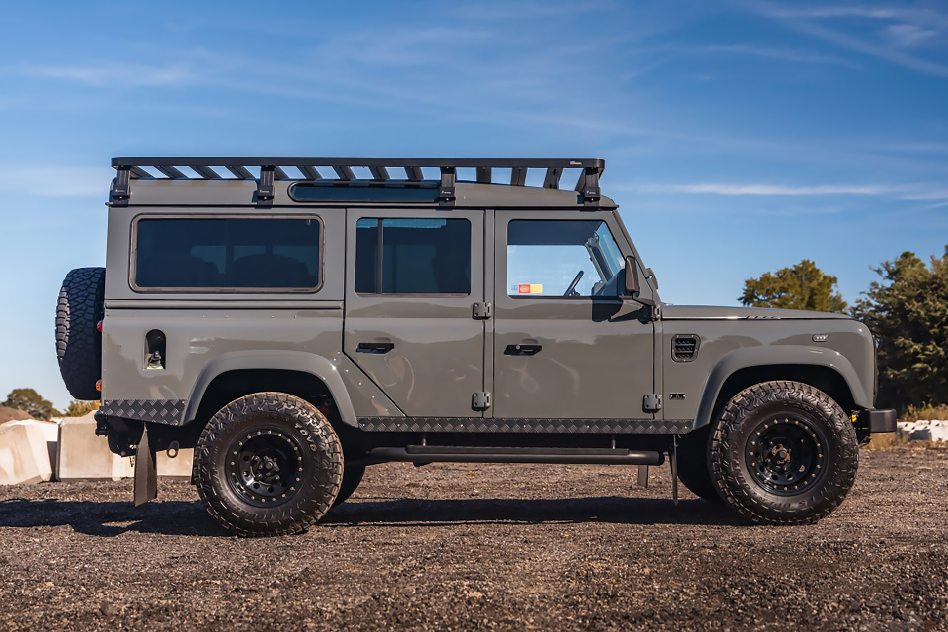 Arkonik Land Rover Defender Jackal D110 SUV | Uncrate