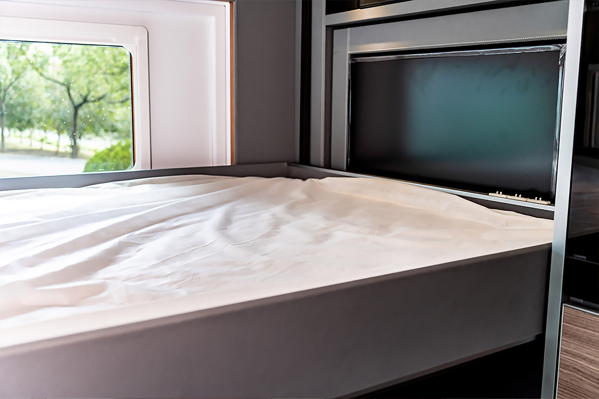 Armadillo Crawler S Unimog Camper | Uncrate