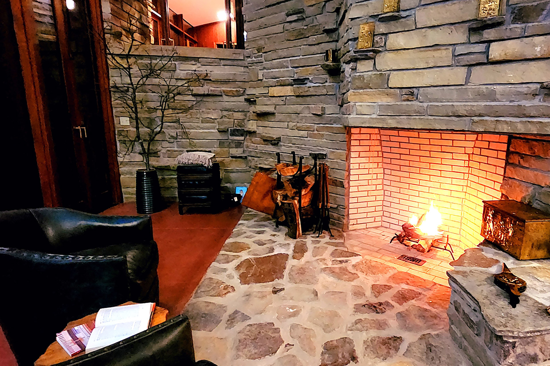 Frank Lloyd Wrights RiverRock House | Uncrate