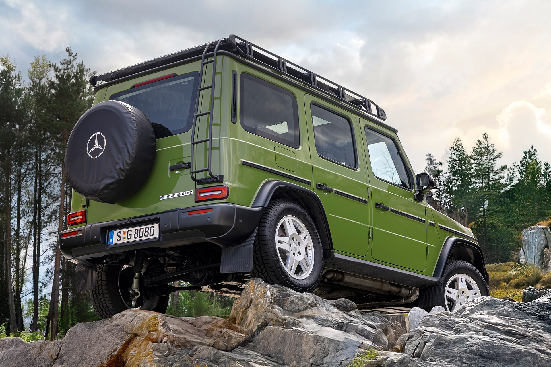 Mercedes-Benz Stronger than the 1980s G-Class SUV | Uncrate