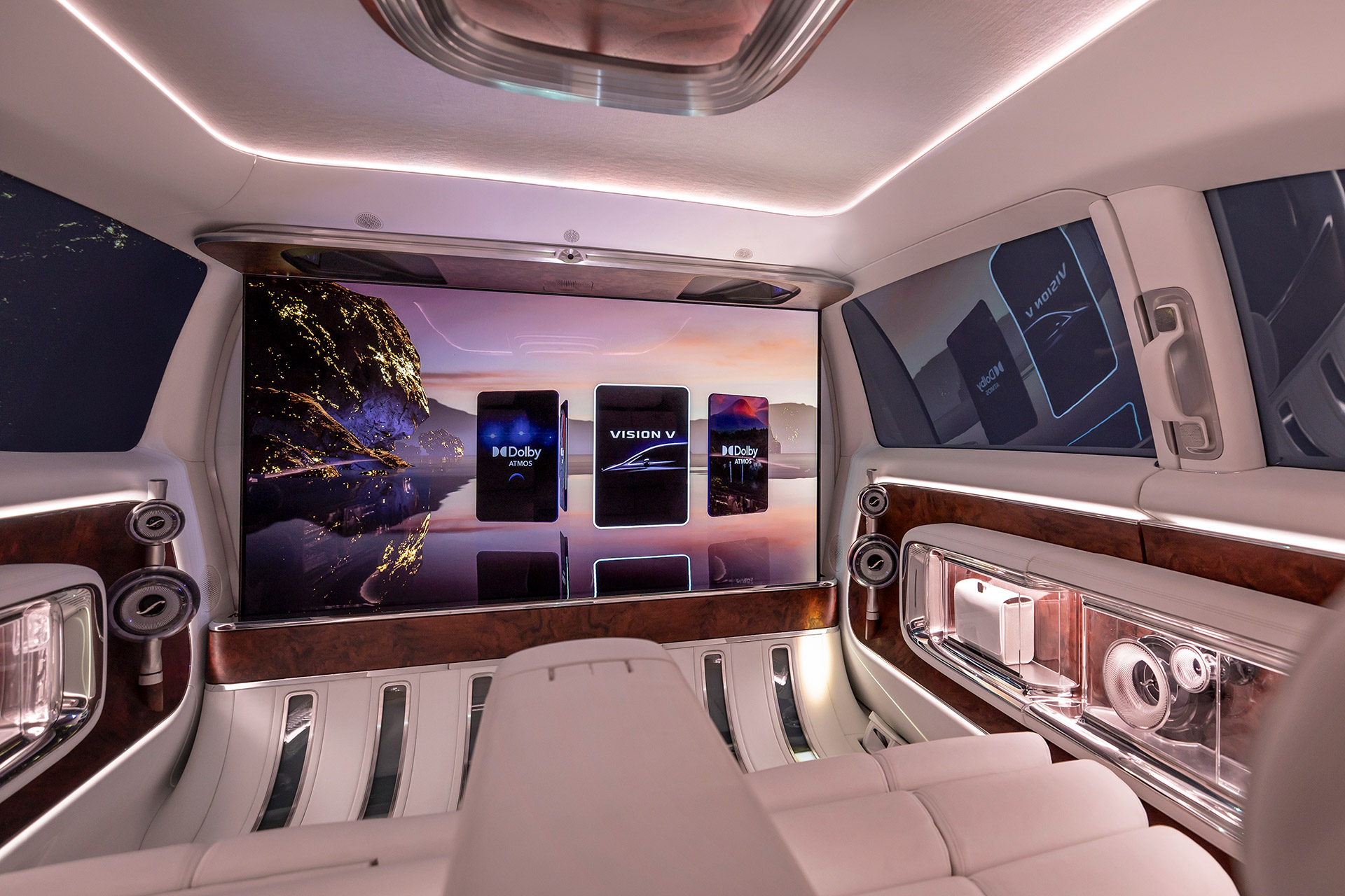 Mercedes-Benz Vision V Limousine | Uncrate