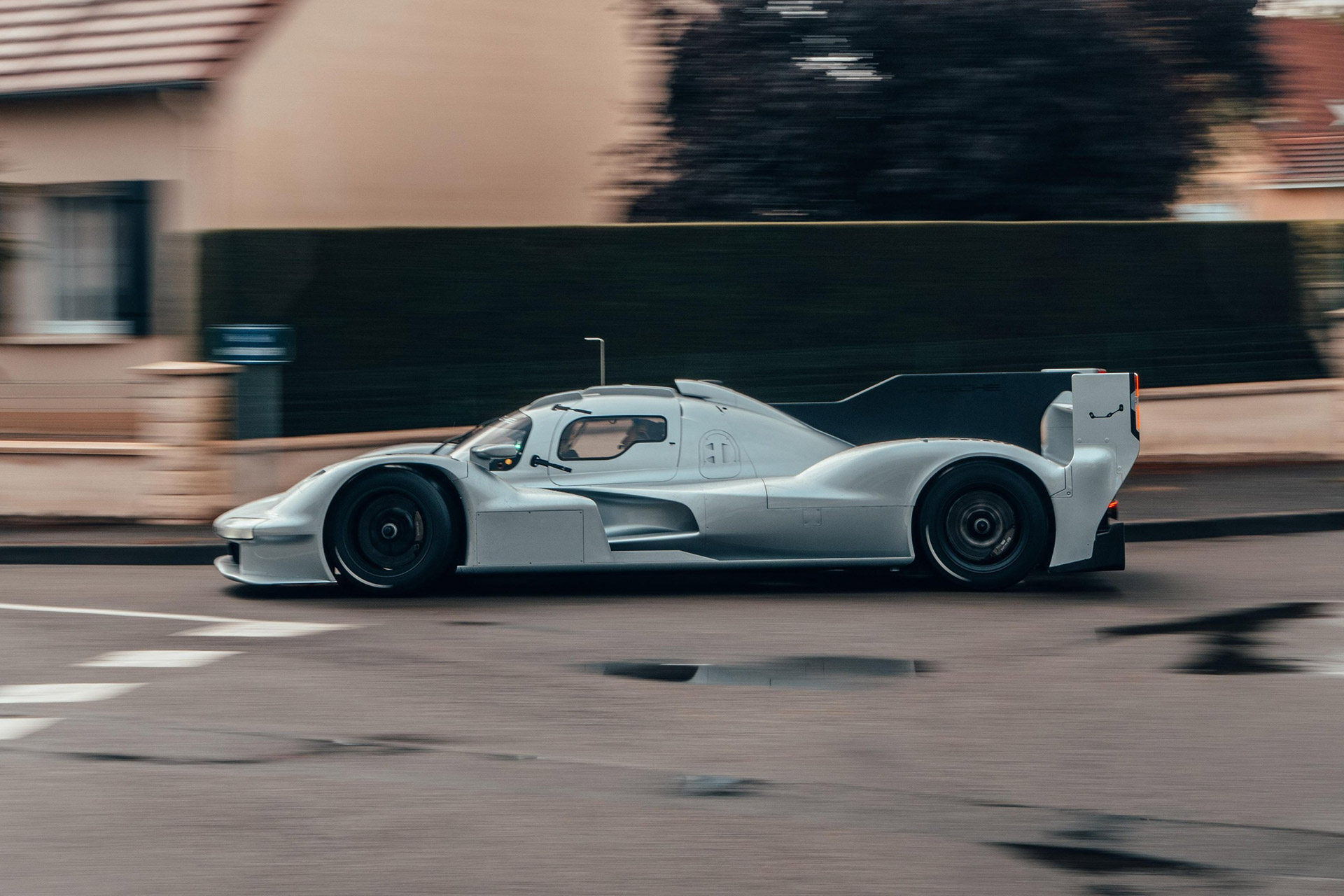 Porsche 963 RSP | Uncrate