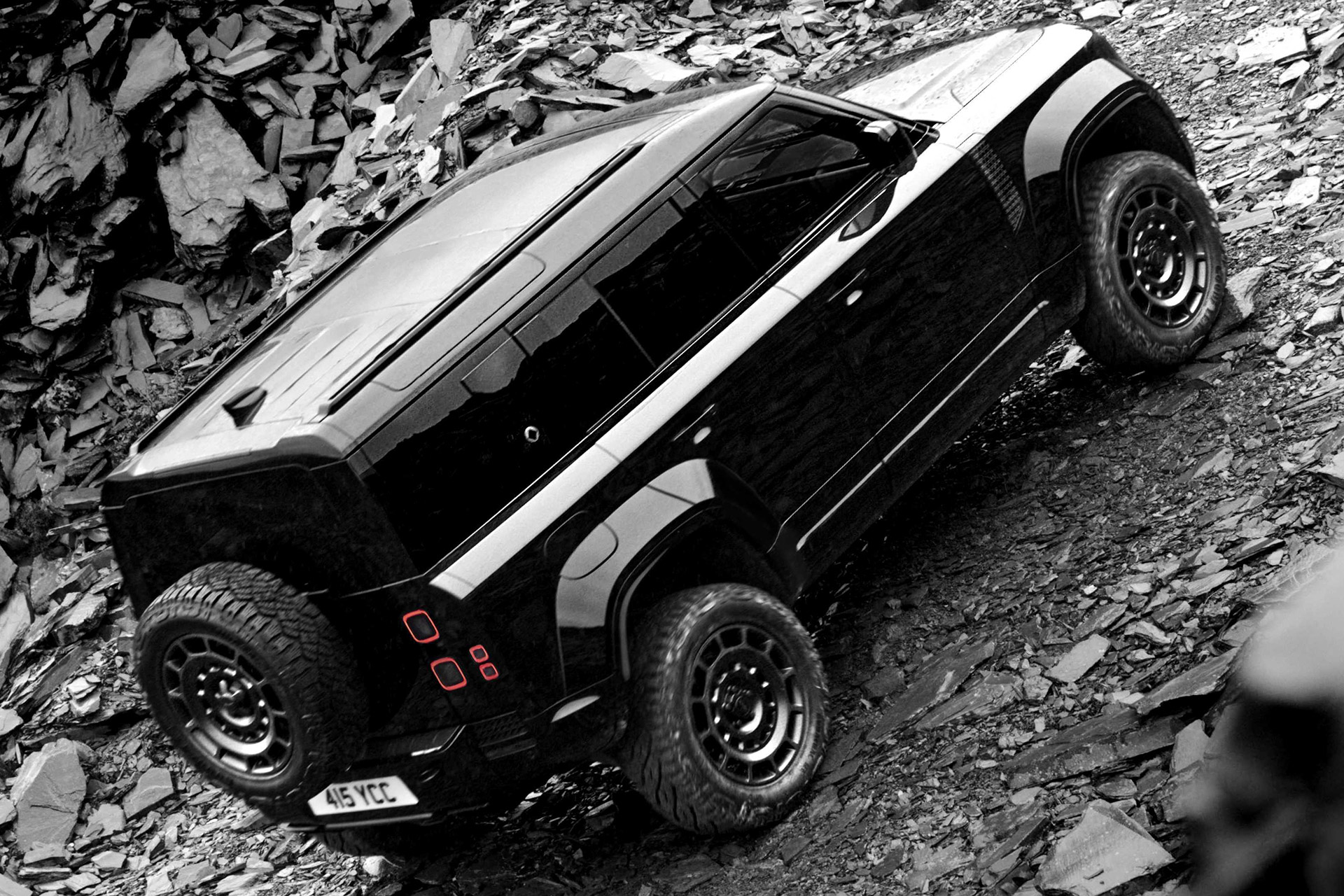 2026 Defender Octa Black SUV | Uncrate