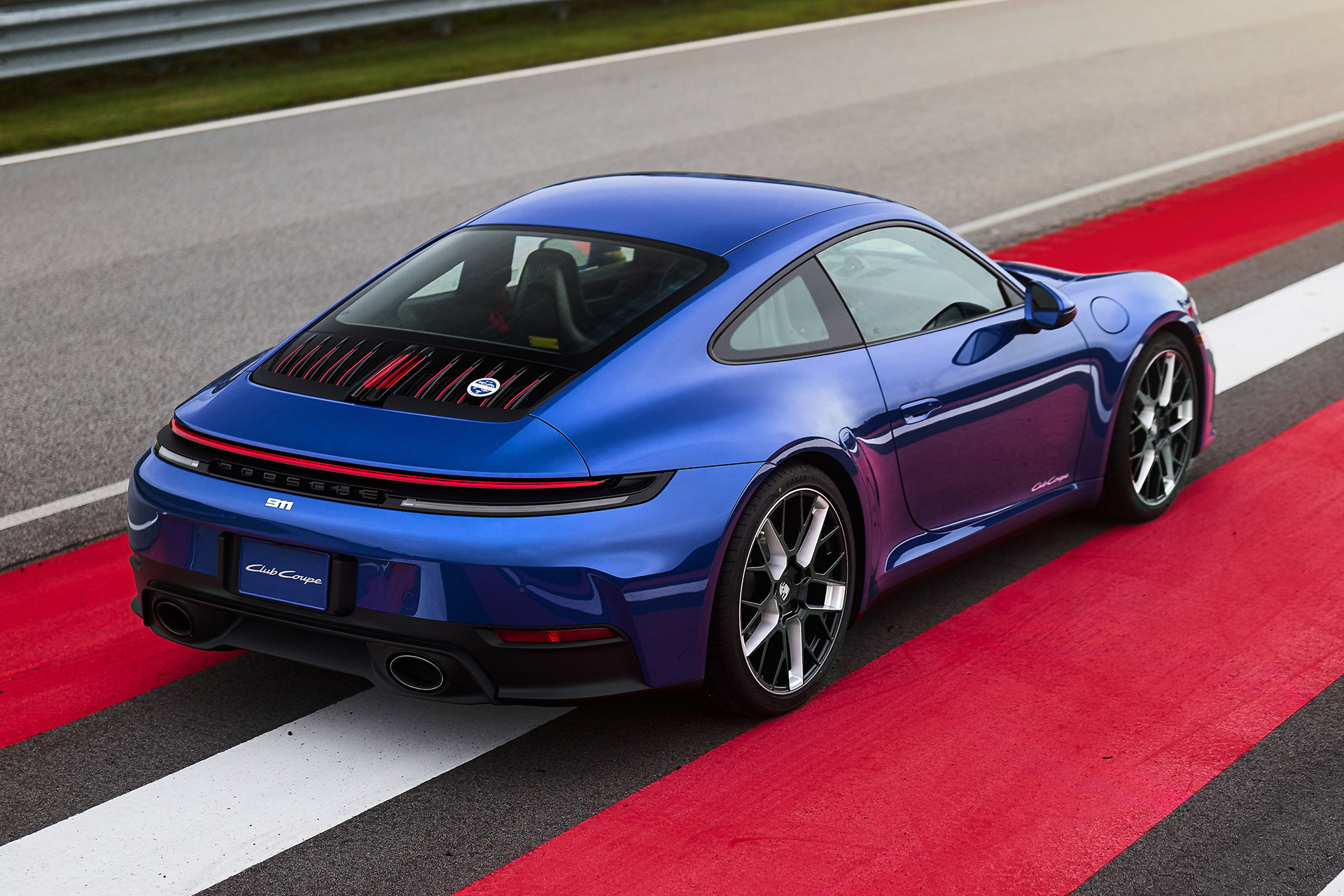 2026 Porsche 911 Carrera T Club Coupe | Uncrate