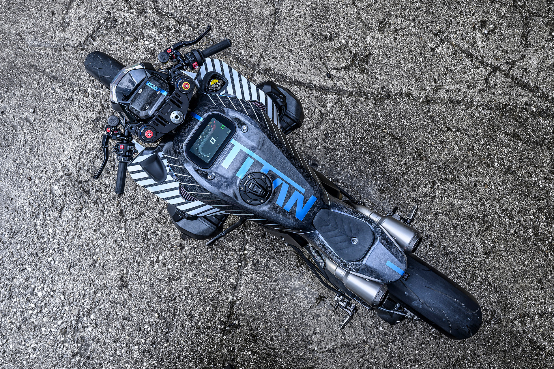 BMW R 1300 R Titan Motorcycle Concept | Uncrate